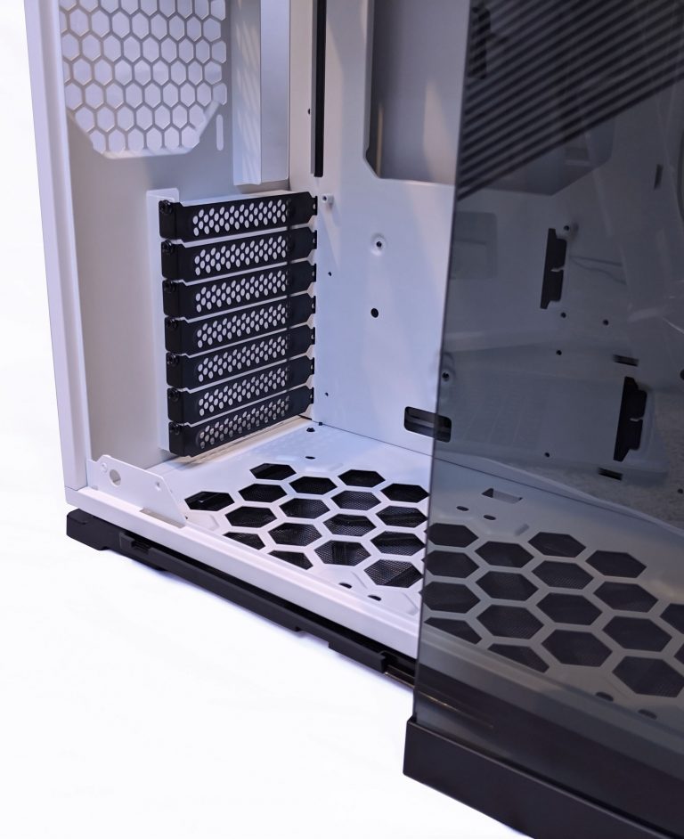 InWin 103 White PC Case Review – GND-Tech