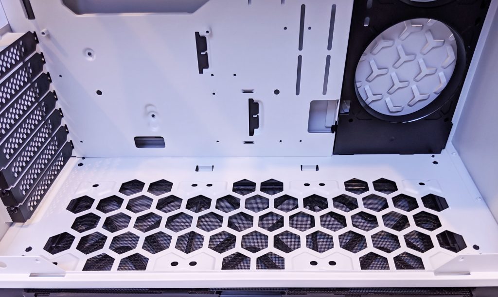 InWin 103 White PC Case Review – GND-Tech