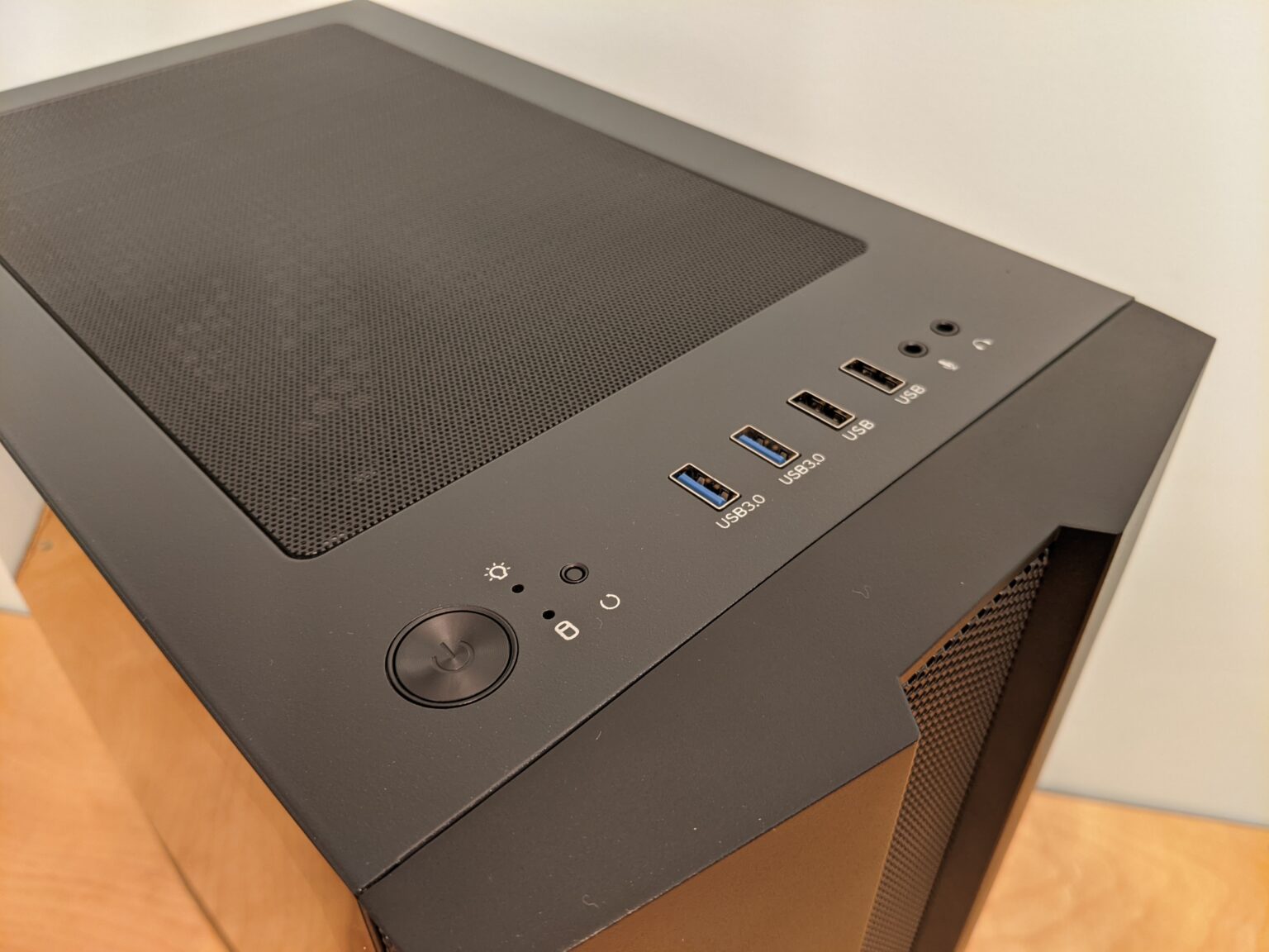 FSP CMT271A Mid-Tower Case Review – GND-Tech