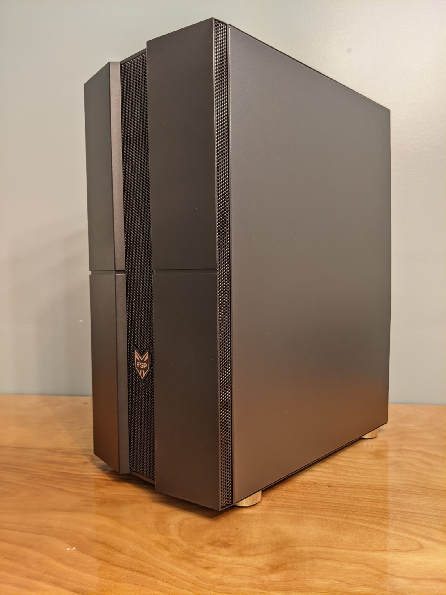 FSP CMT271A Mid-Tower Case Review – GND-Tech